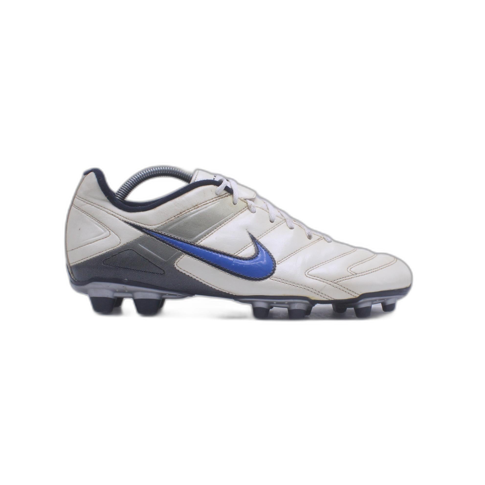 Nike White Football Cleat – SWAG KICKS